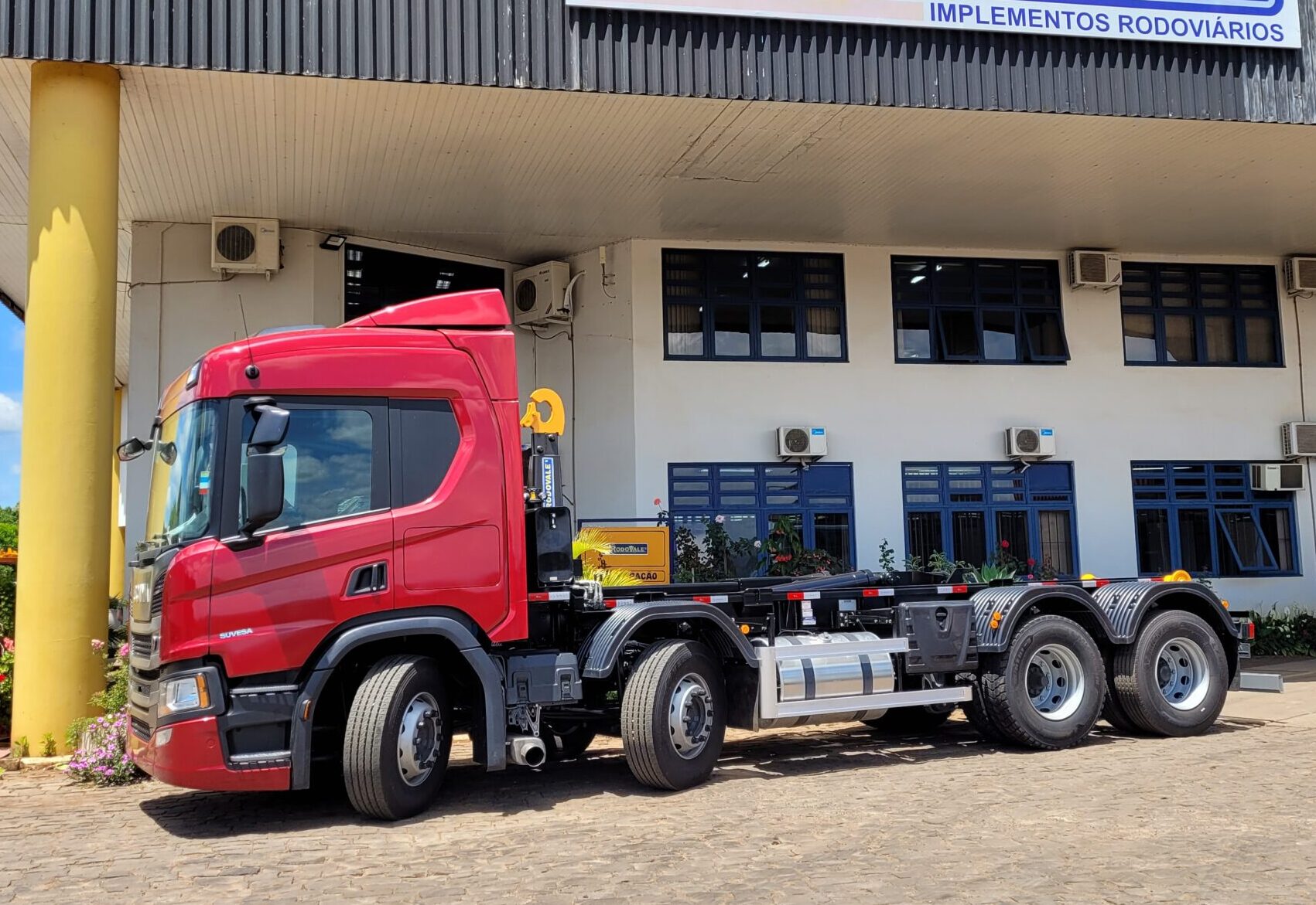 Equipamento Roll-ON/OFF Modelo GF1 BTK - Rodovale
